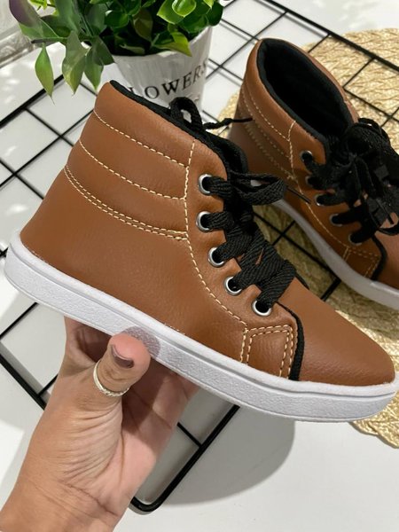 Botinha Marrom | Pqninos Kids