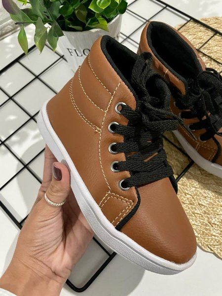 Botinha Marrom | Pqninos Kids