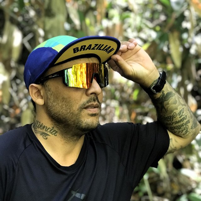 Boné Dry Fit - Aba Flexível - Brazilian | Runlastic Sports