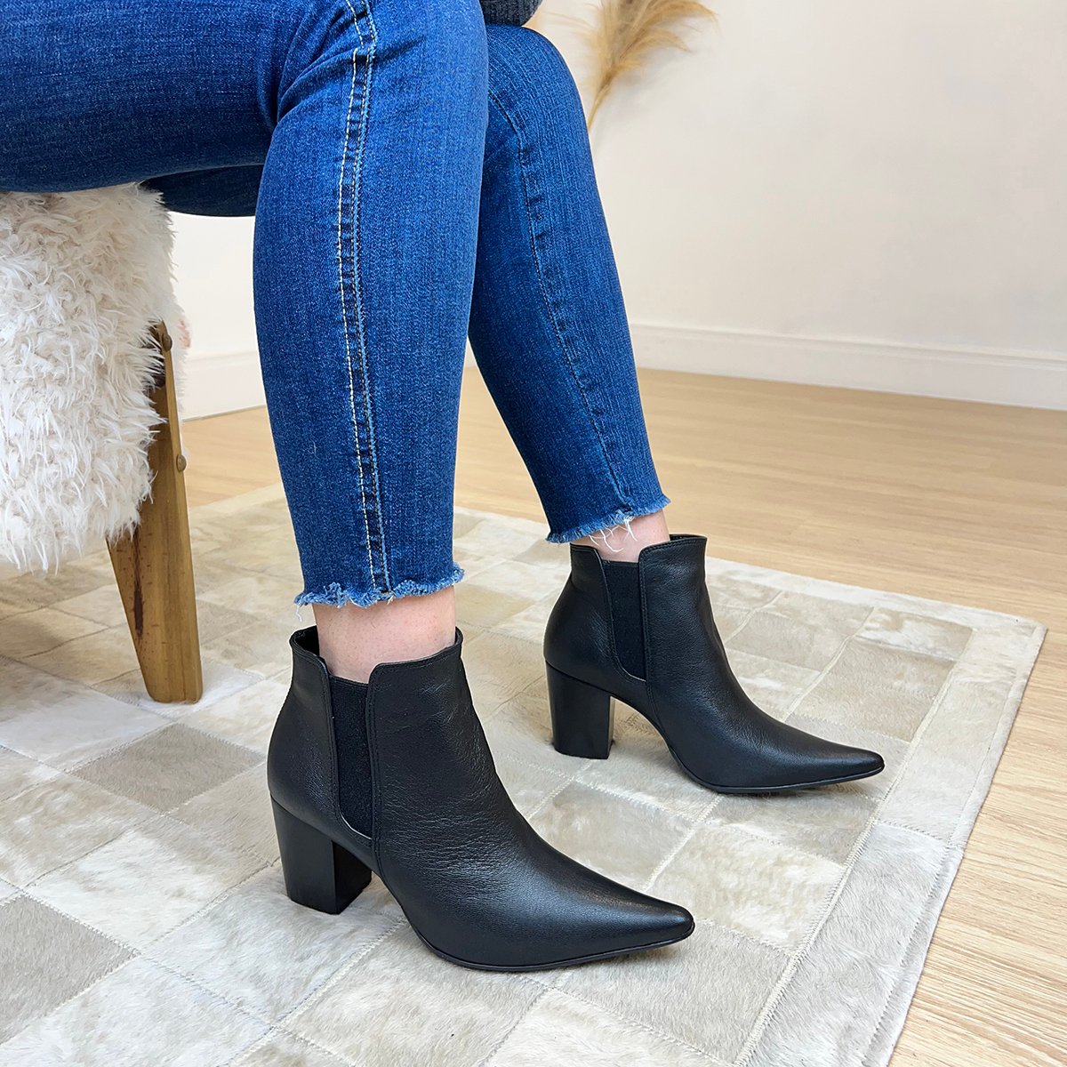 BOTA CLÁSSICA CANO CURTO EM COURO DINA MIRTZ REF 20865 | Fino Raro ...
