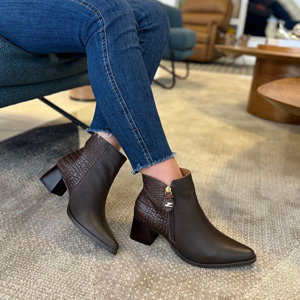 BOTA SALTO BAIXO CANO CURTO DINA MIRTZ REF 21987 | Fino Raro - Site 100 ...
