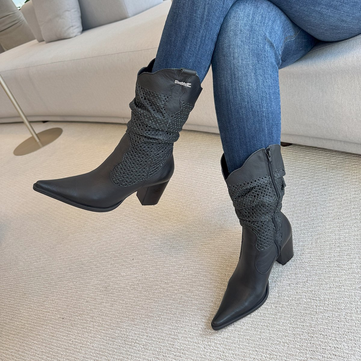 Bota Feminina Cano Médio em Couro Bem Macio Dina Mirtz Ref 20826 | Fino ...