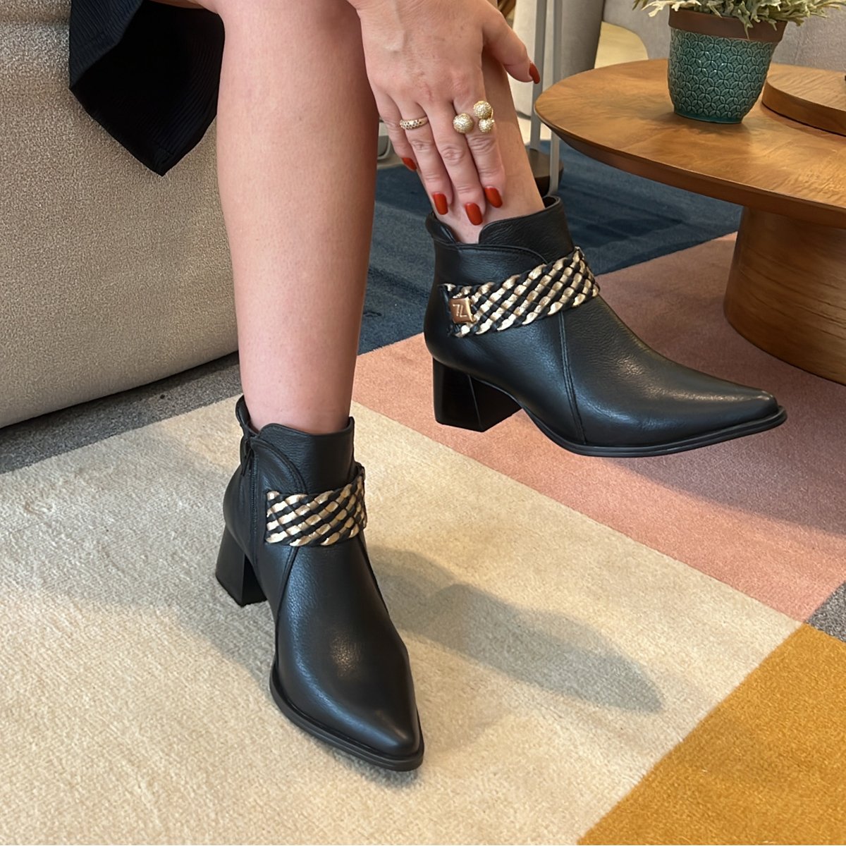 Bota Salto Baixo Cano Curto Dina Mirtz Ref 21621 | Fino Raro - Site 100 ...
