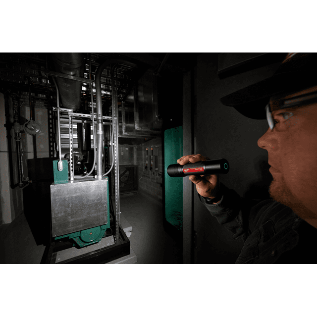 Lanterna de Alumínio - 2000 Lumens USB - 2162 | Milwaukee® Tool Brasil