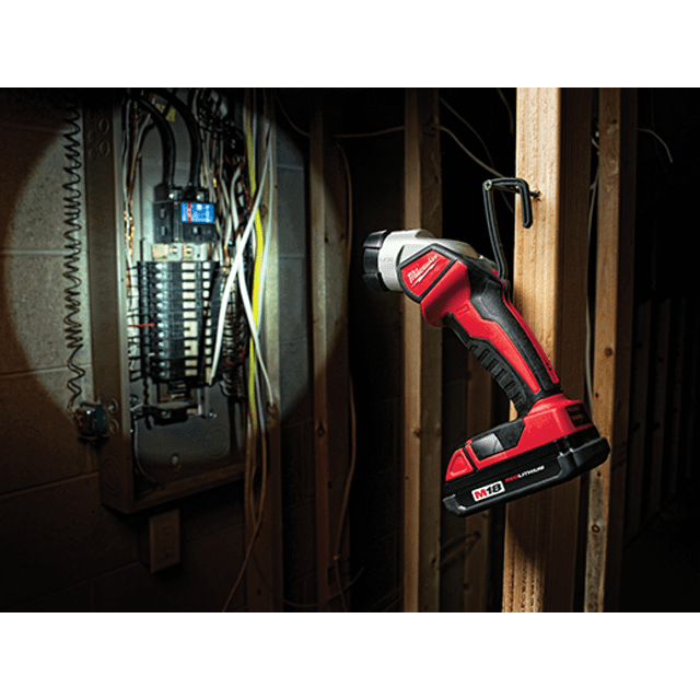 Lanterna Cabeça Rotativa M18 - 2735 | Milwaukee® Tool Brasil