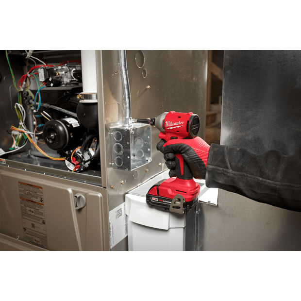 Parafusadeira Impacto 1/4" Compacta M18 - 3650 | Milwaukee® Tool Brasil