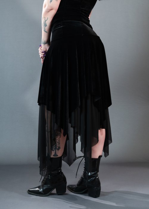 Gargulia® | Moda alternativa - Vestuário autêntico com um toque sombrio.