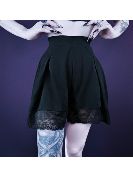 Shorts curto de viscose com barra de renda | Gargulia®