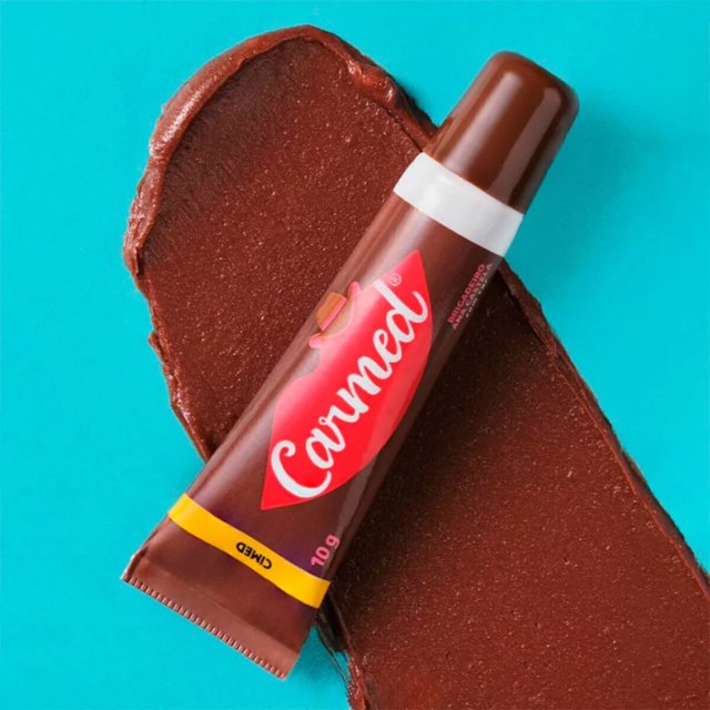 Carmed Hidratante Labial Ana Castela Brigadeiro - 10g | Am Nutrifarma