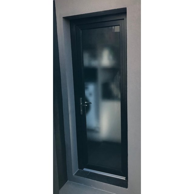 Porta externa com vidro Mini boreal - PVC Preto | Esquadrias Juchem