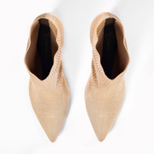 Bota Bege em Malha Knit com Salto e Bico Fino | Giulia Domna | Giulia Domna