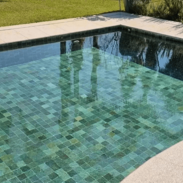 PEDRA NATURAL QUARTZITO VERDE 10X10 - 1M² | Acqualeste Piscinas