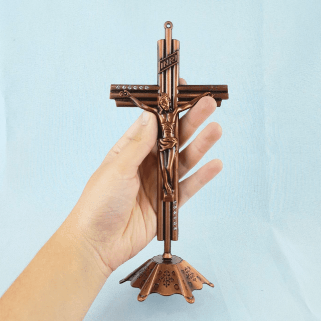 Crucifixo de Mesa em Metal - Cruz e Cristo na Cor Bronze 22cm ...