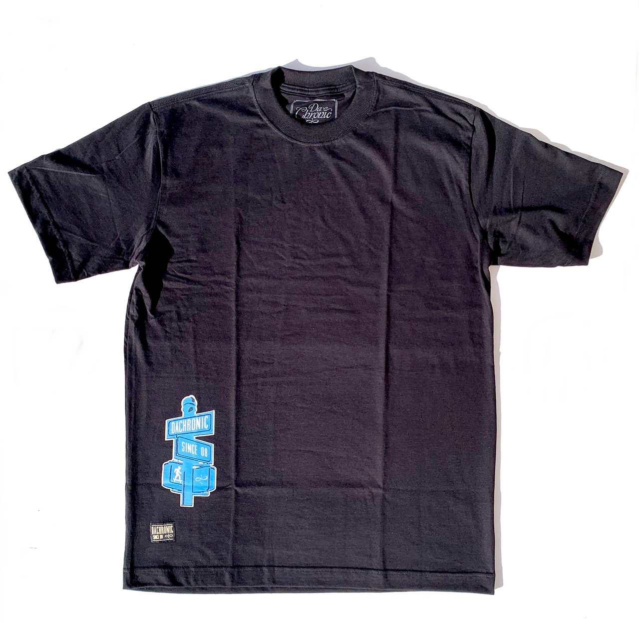 Camiseta DACHRONIC - D´ESQUINA | DACHRONIC SKATESHOP