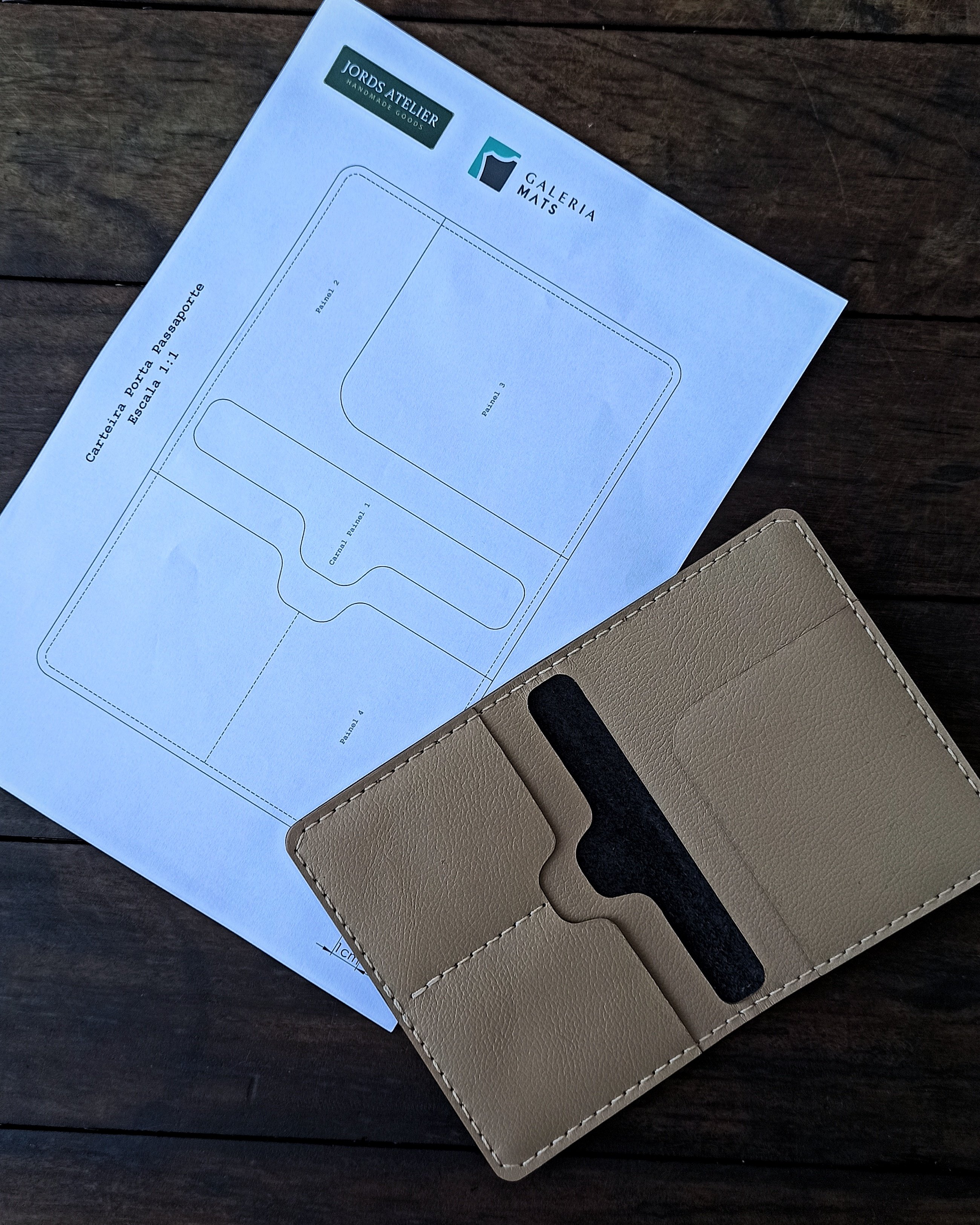 Molde PDF Porta Passaporte Galeria Mats + Jords Atelier | Galeria Mats