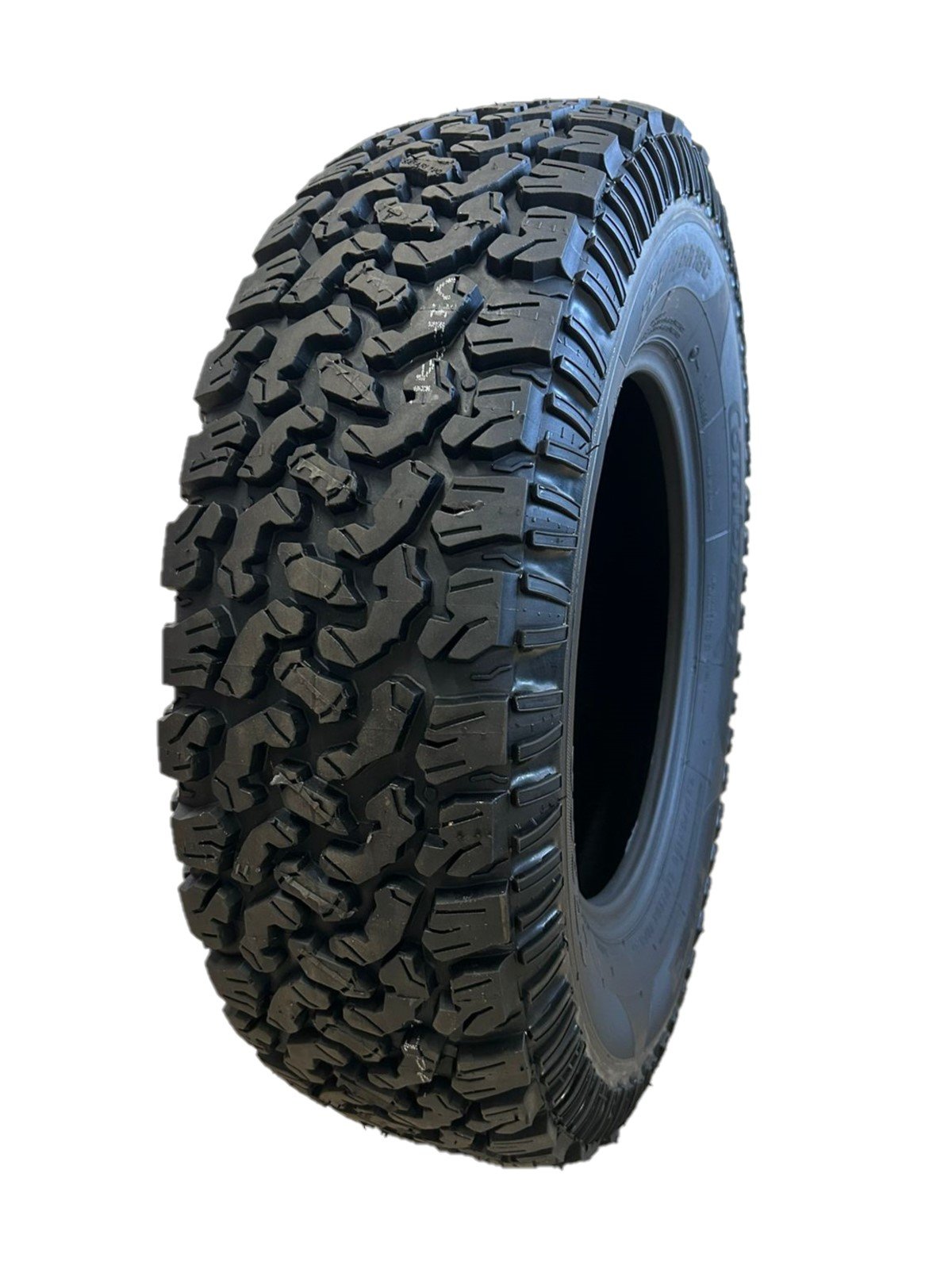 Pneu 225/70-16 Recapado ALL TERRAIN BF com ABAS AT Safari | Silver Tyres