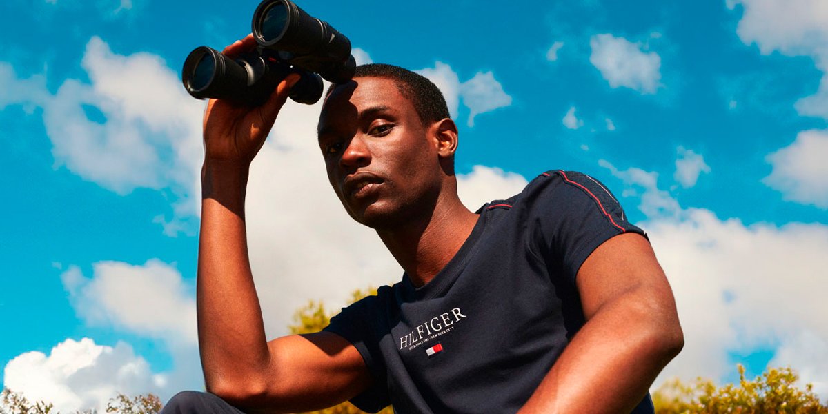 Tommy Hilfiger: A Jornada Inspiradora do Visionário da Moda | Secret Outlet