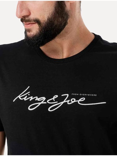 Camiseta King & Joe Masculina Slim Signature Logomania Preta | Secret ...