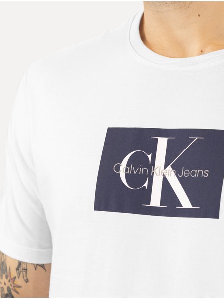 Kit Camisetas | Calvin Klein Jeans Issue Logo Preta/Branca 2UN | Secret ...