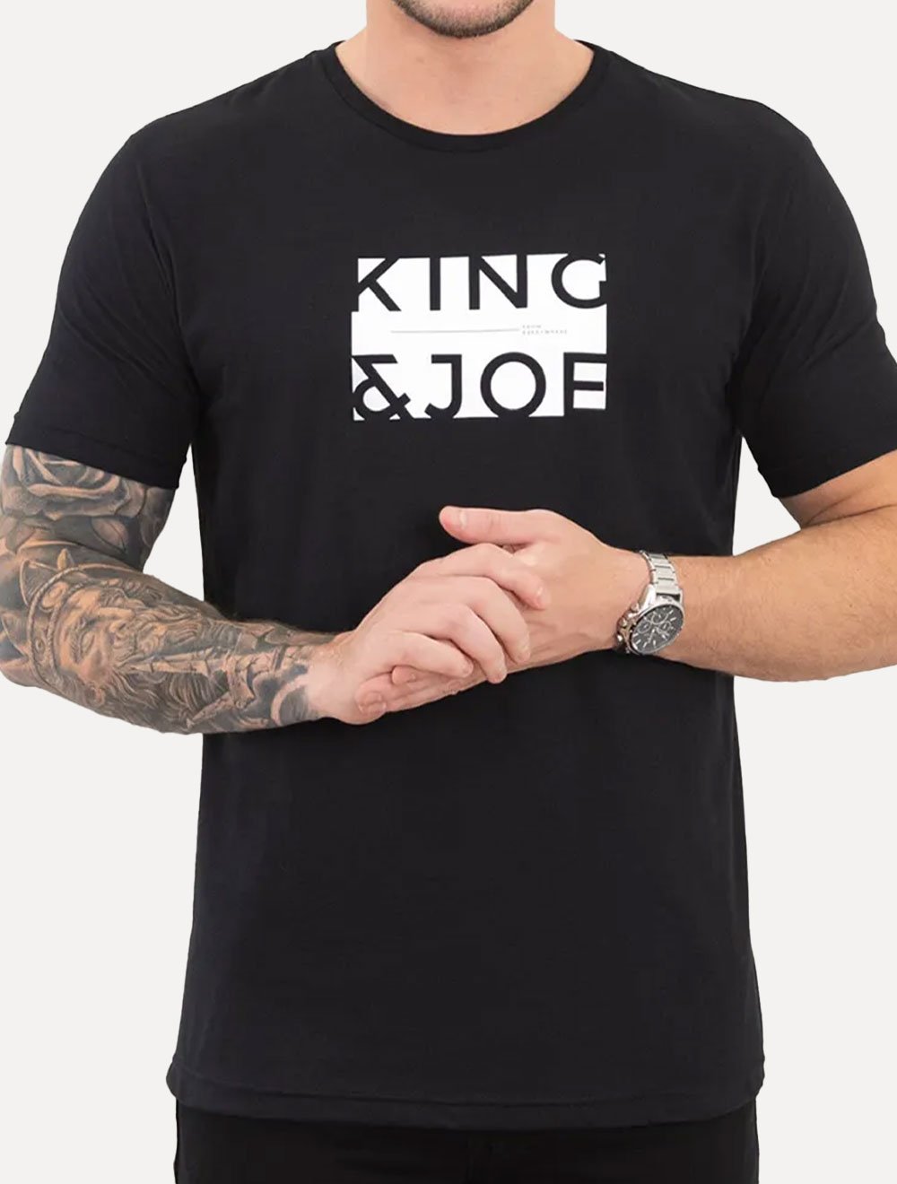 Camiseta King & Joe Masculina Logomania Light Block Preta | Secret Outlet