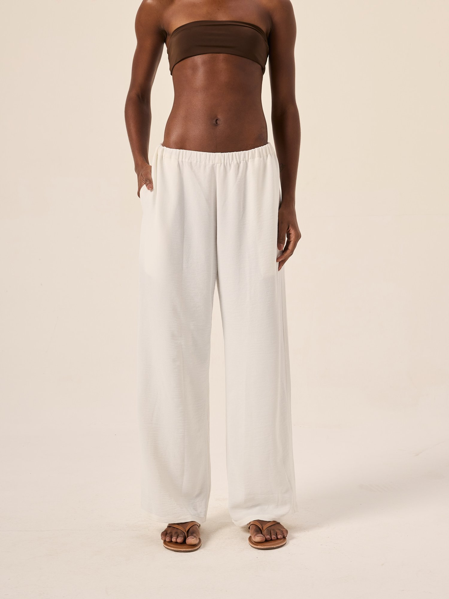 Calça Reta Sanca Off White | PANÔ | Resortwear Carioca